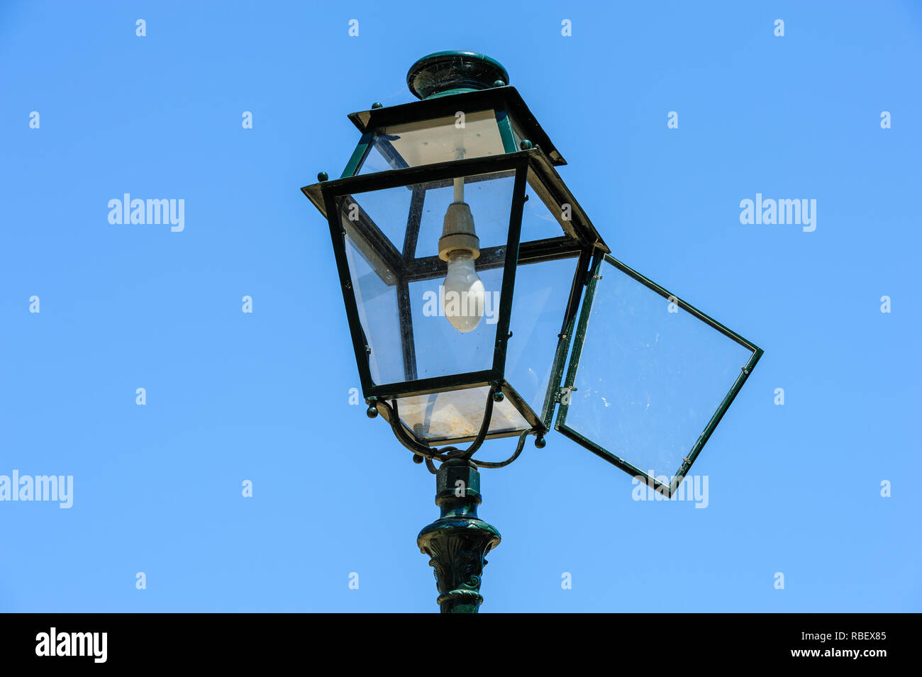 Old traditional lamppost hi-res stock photography and images - Alamy