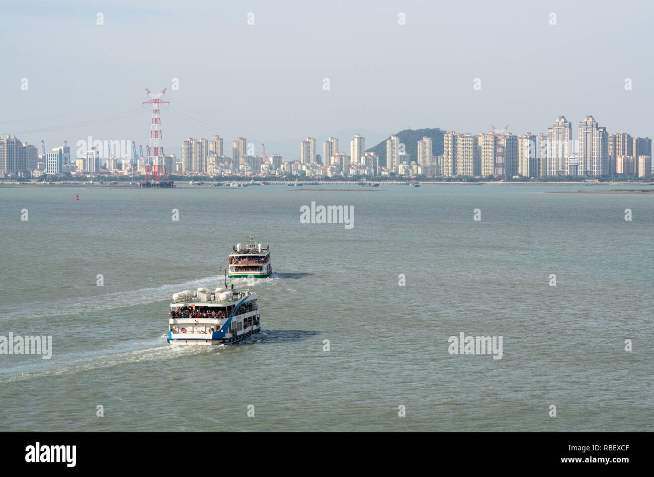Chinese passenger ship hi-res stock photography and images - Alamy