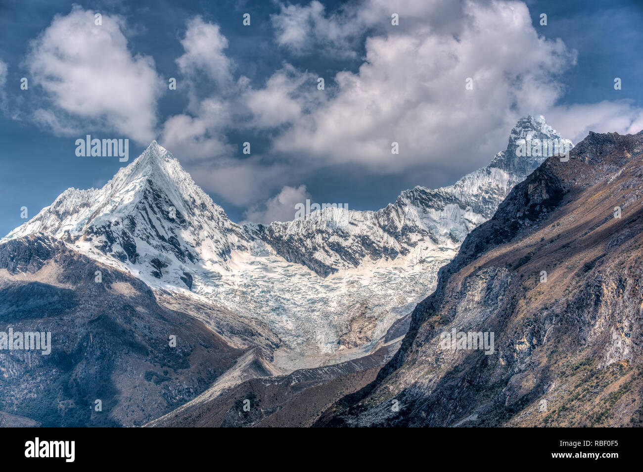 Piramide blanca hi-res stock photography and images - Alamy