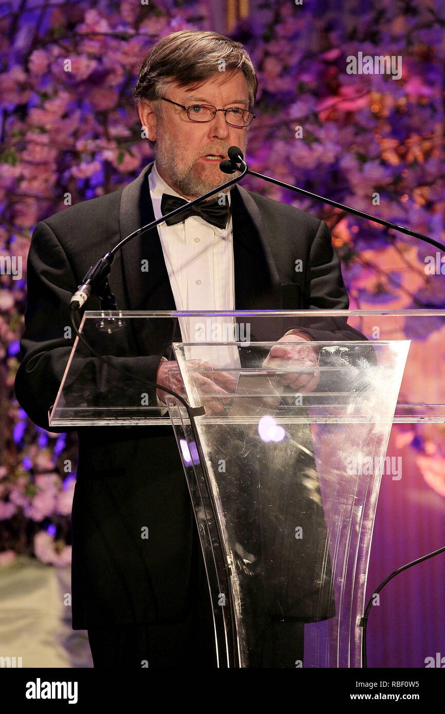 Sir andrew davis hi-res stock photography and images - Alamy