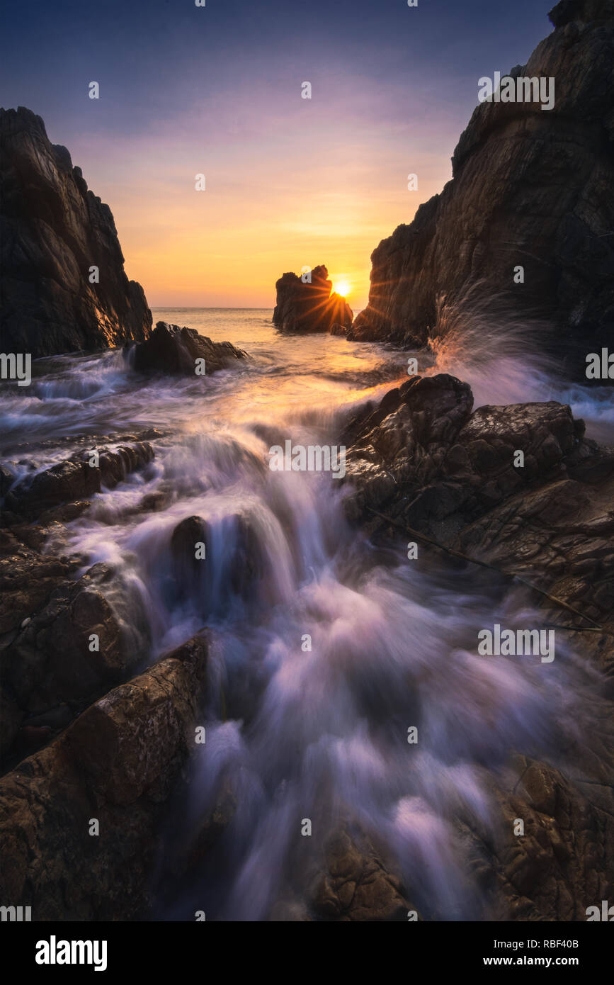 Sunrise on Da Nhay Beach, Bo Trach District, Quang Binh Province, Viet ...