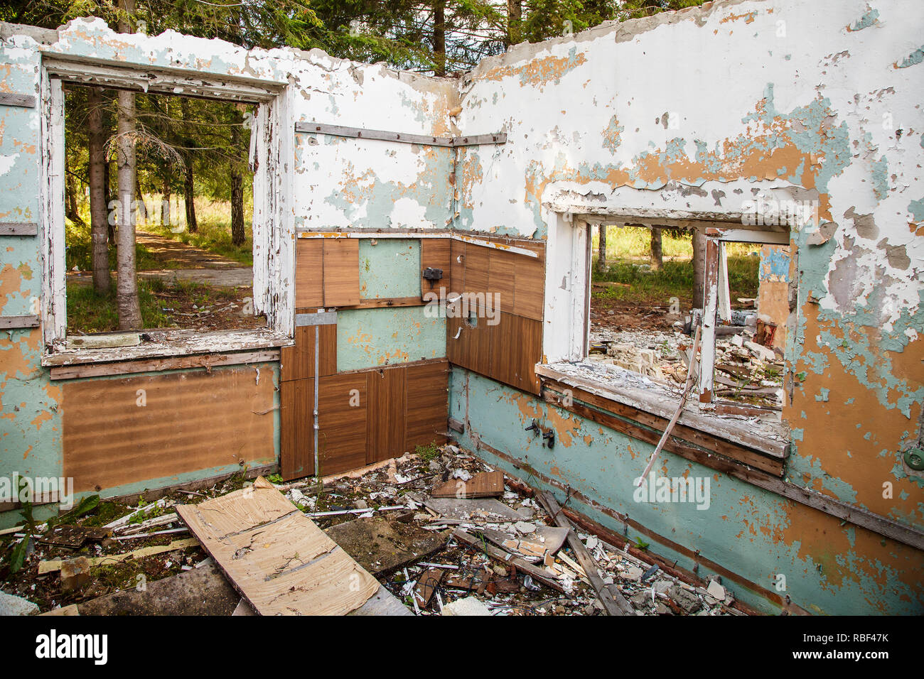 Two Collapsed Windows High Resolution Stock Photography and Images - Alamy