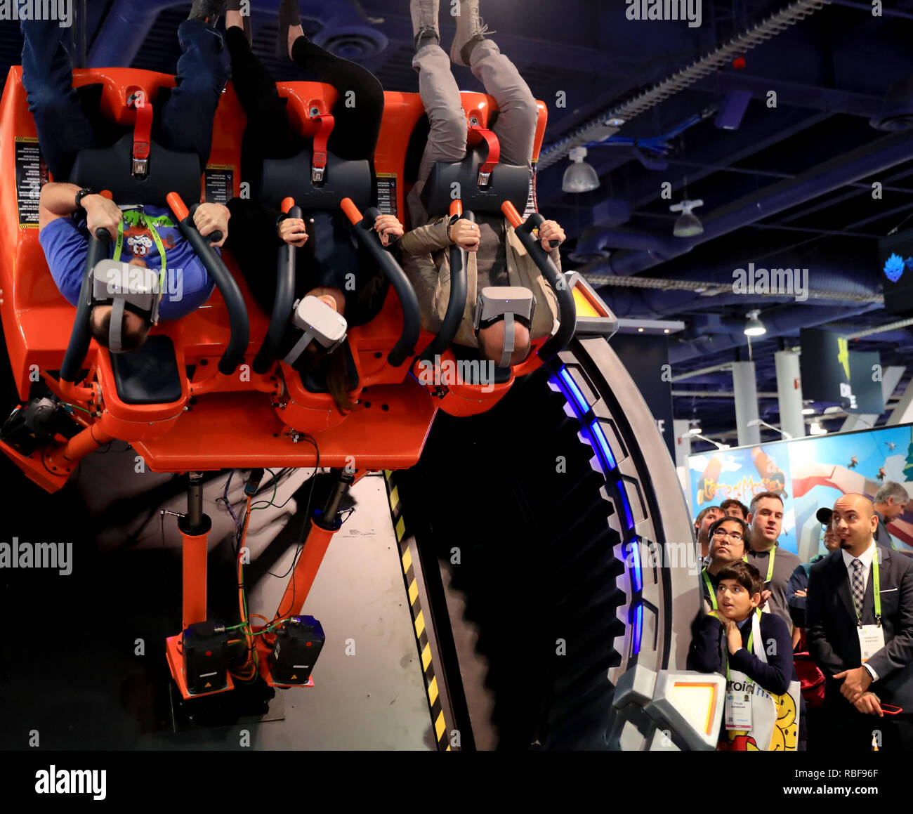Las Vegas, USA. 9th Jan, 2019. Visitors experience a VR game during the ...