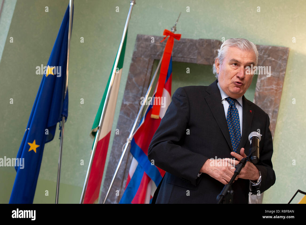 Spazio scientifico hi-res stock photography and images - Alamy