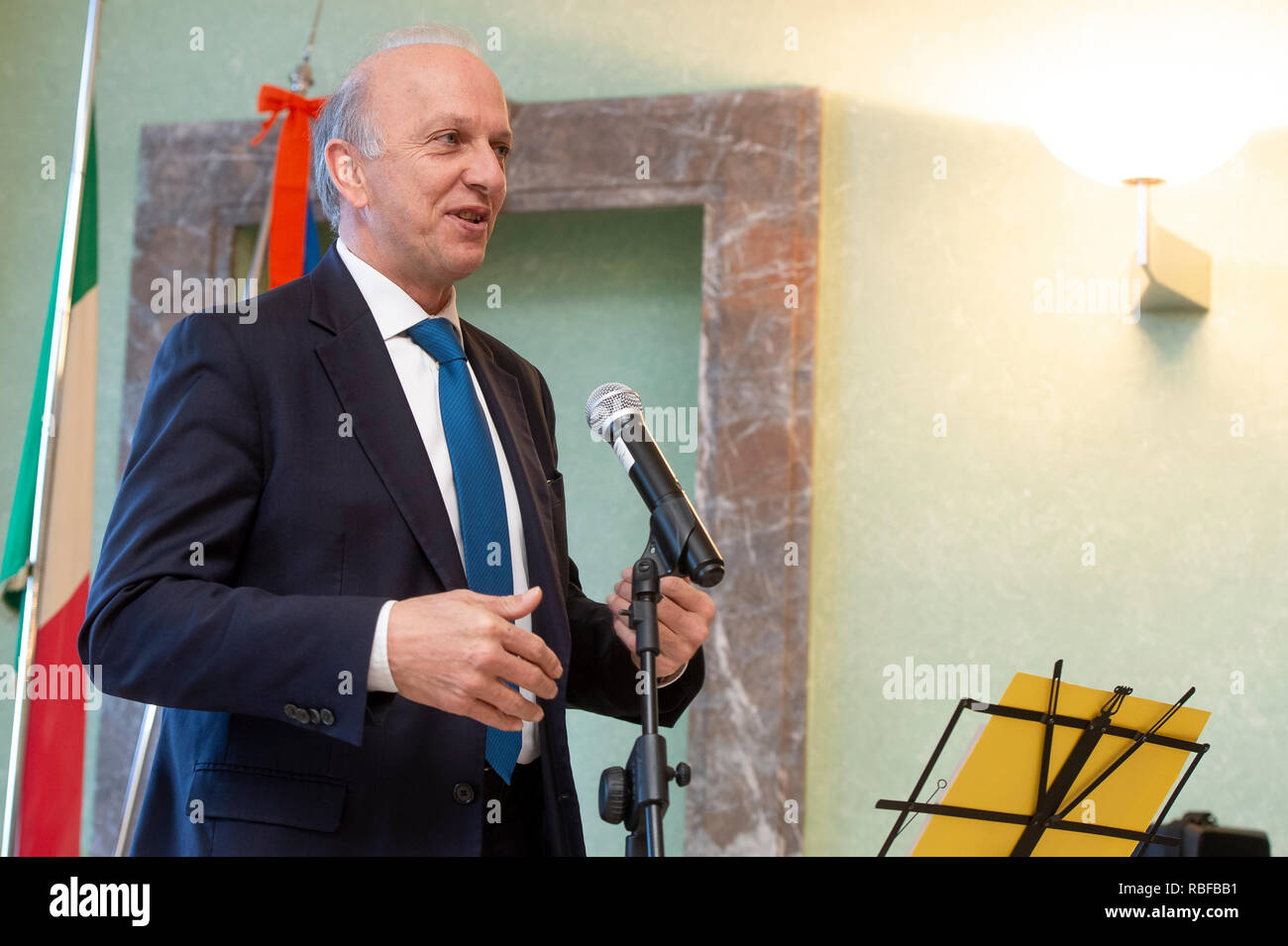 Spazio scientifico hi-res stock photography and images - Alamy