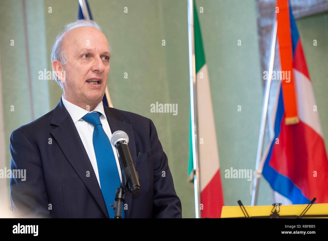 Spazio scientifico hi-res stock photography and images - Alamy