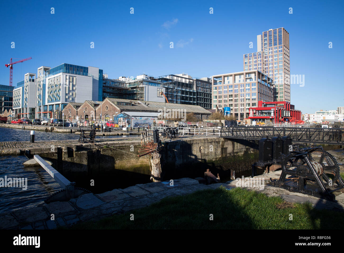 Dublin, Ireland. 03rd Dec, 2018. Numerous new residential and ...