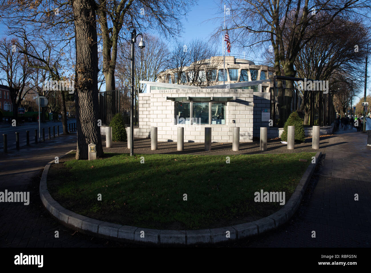 American embassy dublin hi-res stock photography and images - Alamy