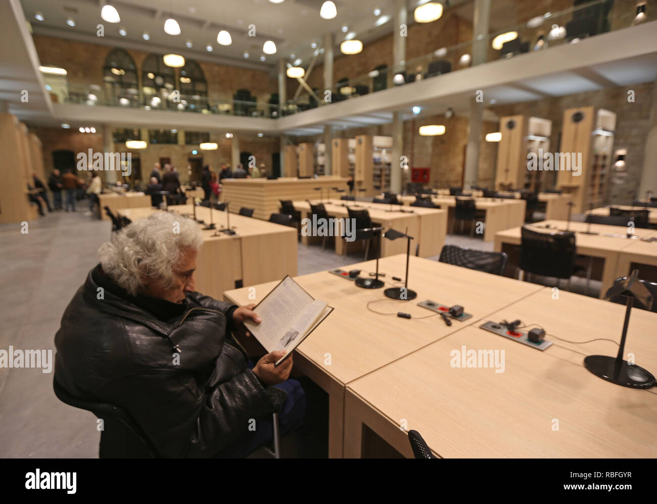 Lebanese civil war hi-res stock photography and images - Alamy