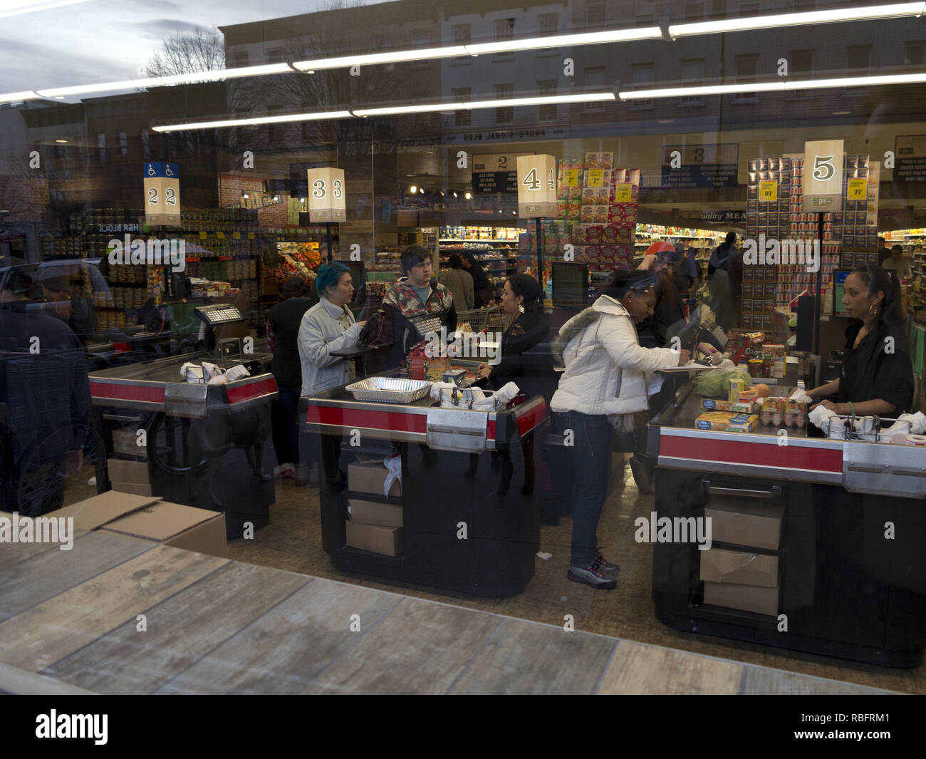 Supermarket window, Park Slope, Brooklyn, NY Stock Photo - Alamy