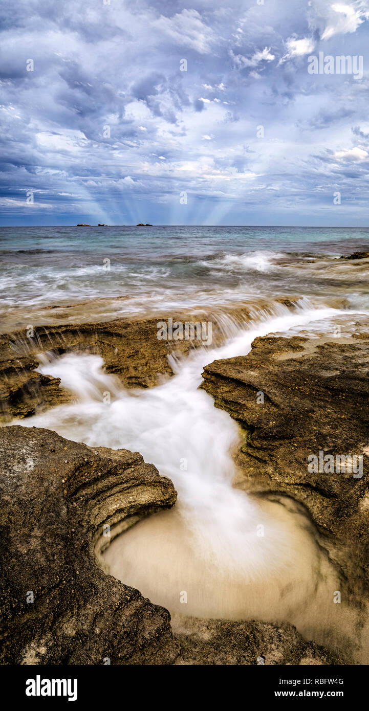 Anti crepuscular ray hi-res stock photography and images - Alamy