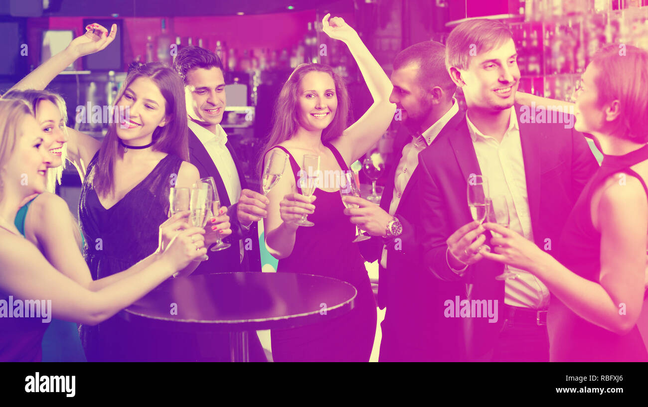 Office workers drinking alcohol hi-res stock photography and images - Alamy