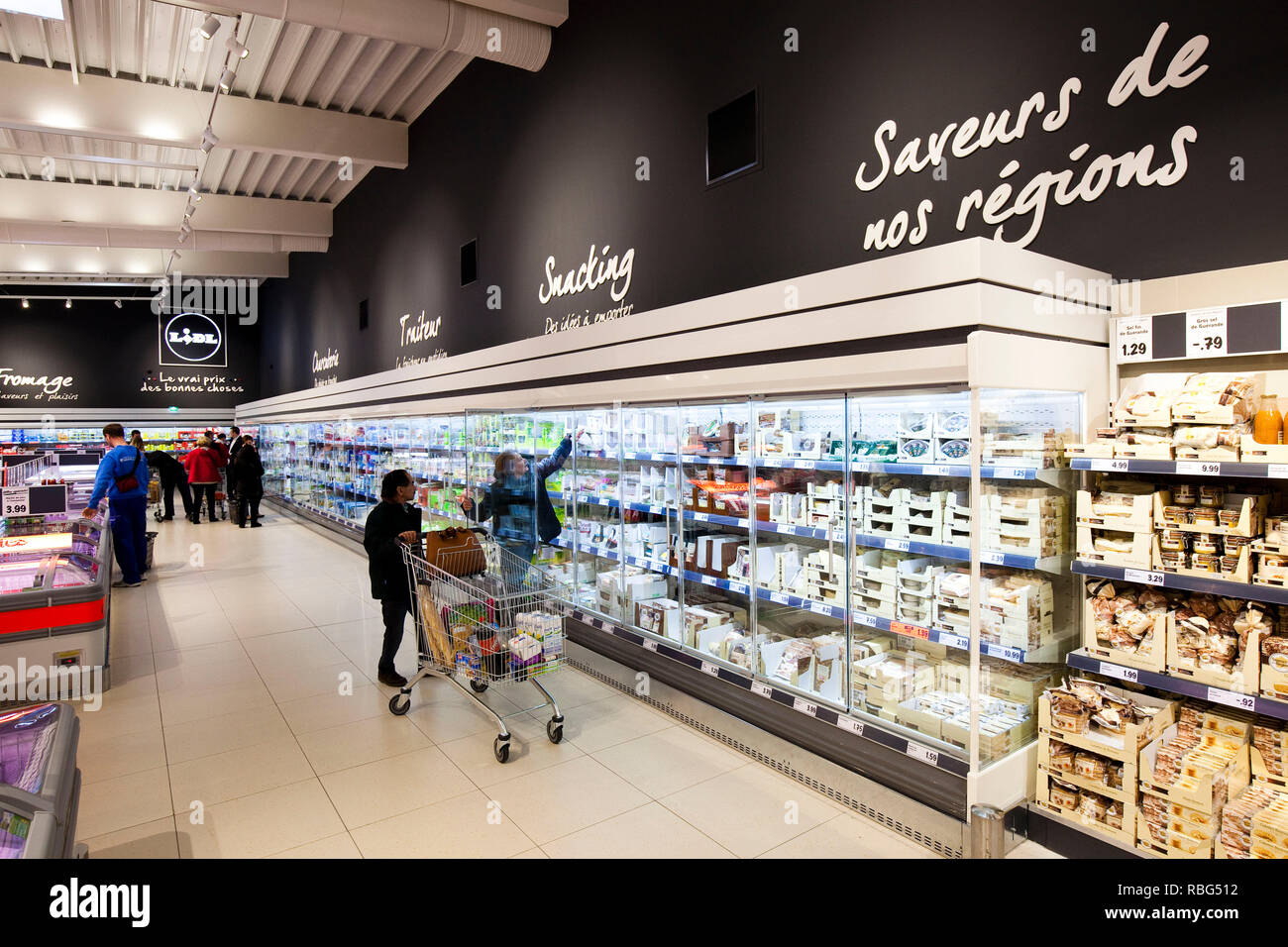Inside Lidl Store Supermarket Interior Stock Photos & Inside Lidl Store ...