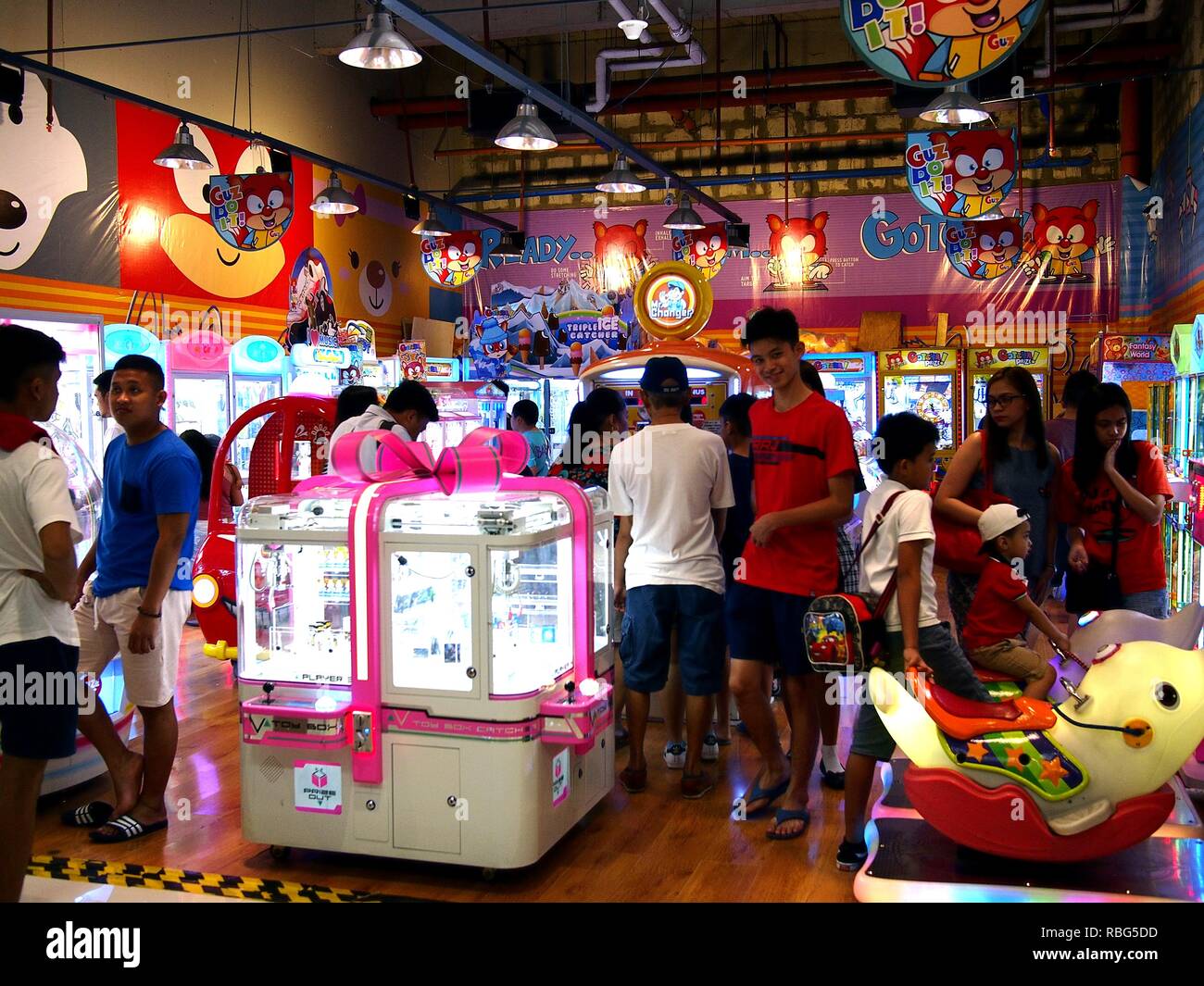 ANTIPOLO, RIZAL, PHILIPPINES - JANUARY 3, 2019: Customers of a video ...