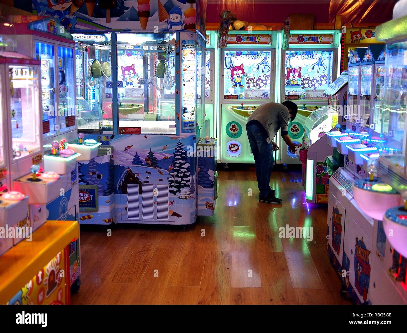 ANTIPOLO, RIZAL, PHILIPPINES - JANUARY 3, 2019: Customers of a video ...