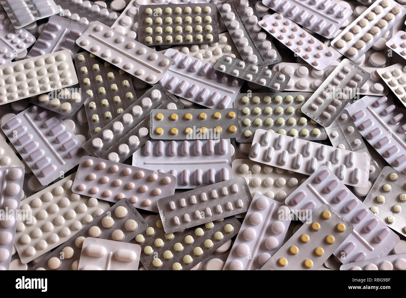 Blister packets hi-res stock photography and images - Alamy