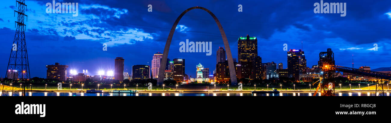 St louis skyline hi-res stock photography and images - Alamy