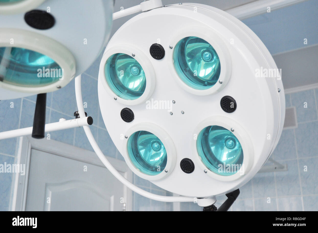 Surgical lamps hi-res stock photography and images - Alamy
