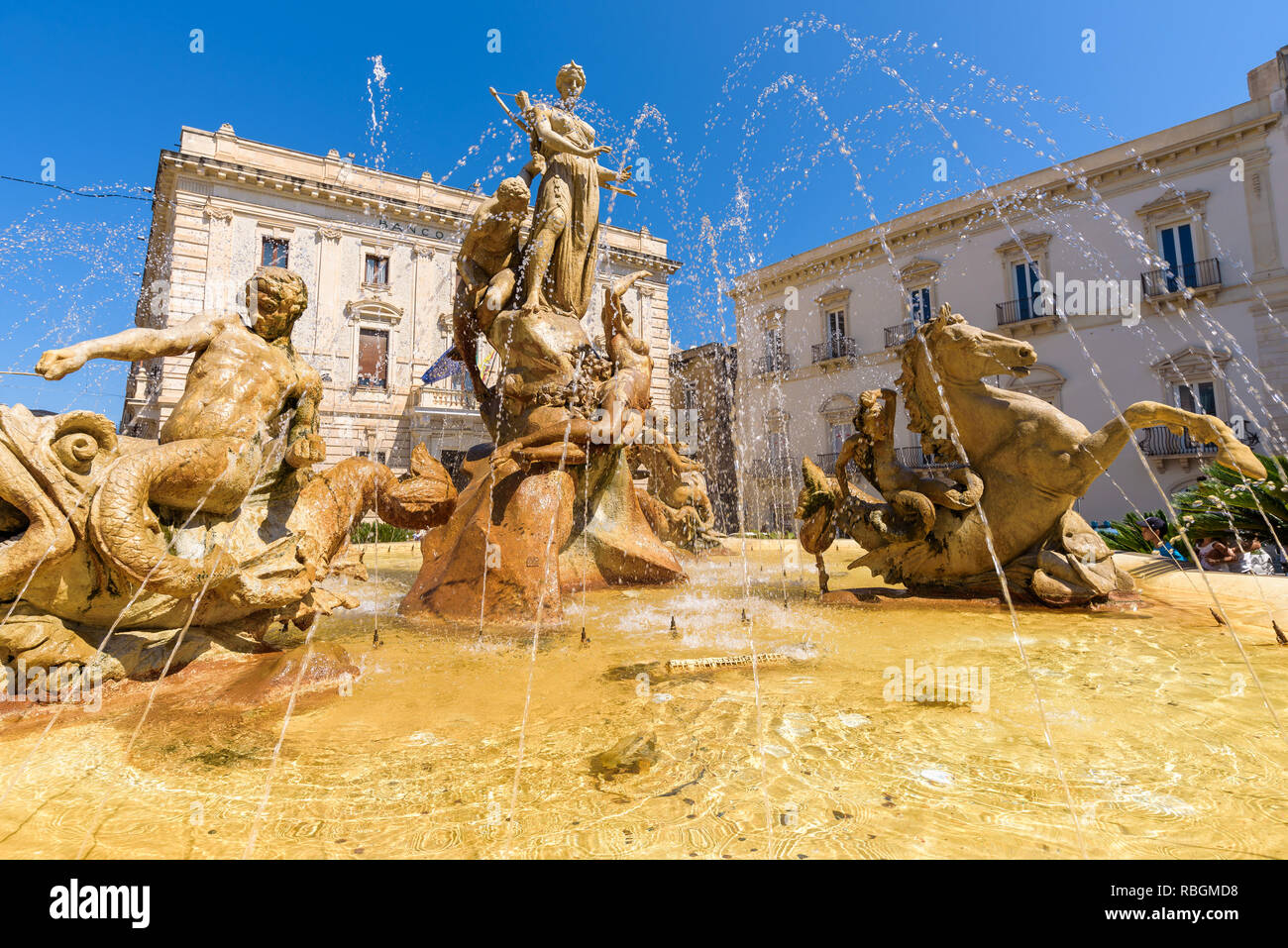 Fountain of Diana in Archimedes Square in Ortigia. Built by Giulio ...