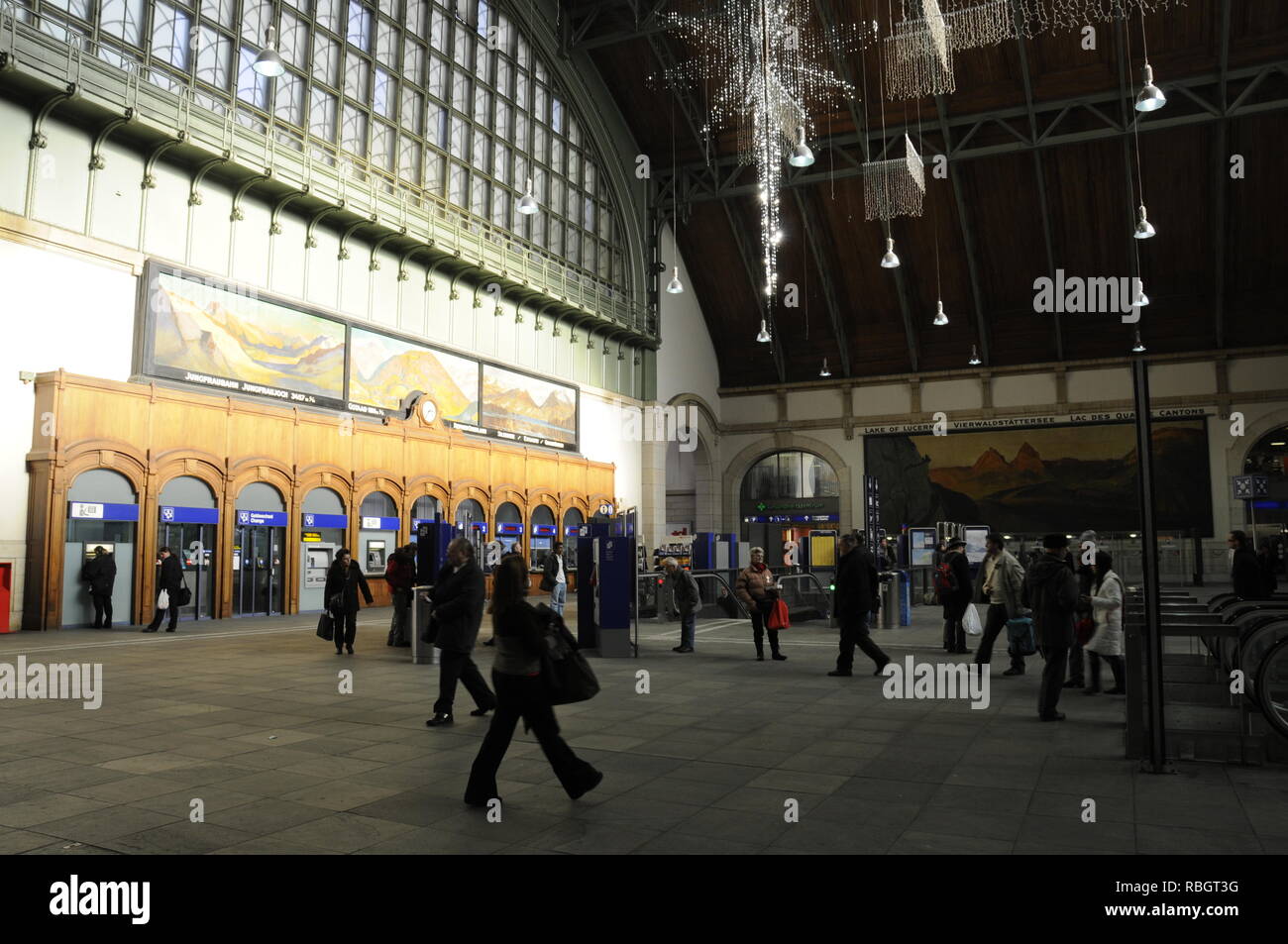 Rail ticket offices hi-res stock photography and images - Alamy