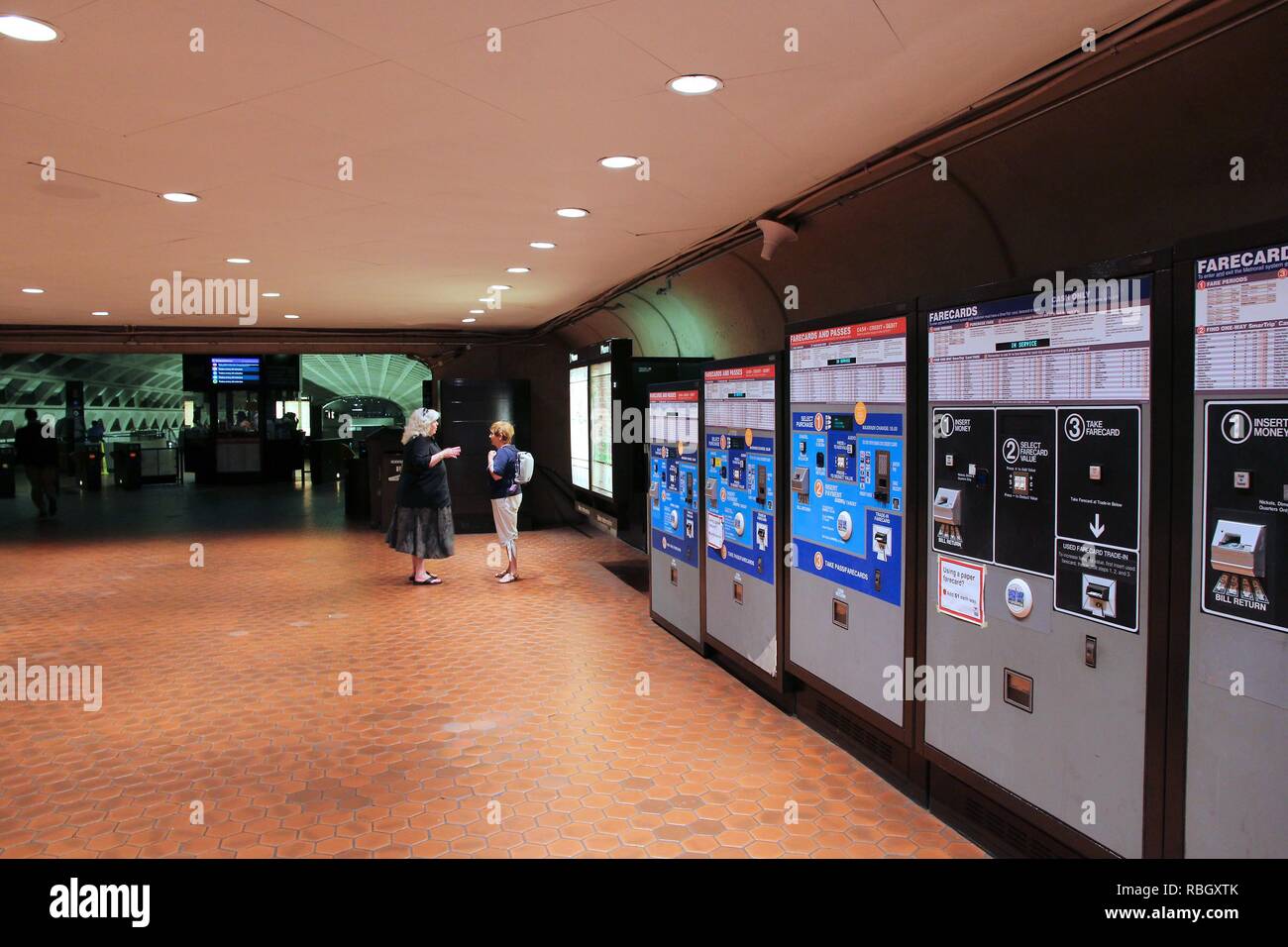 Busie hi-res stock photography and images - Alamy