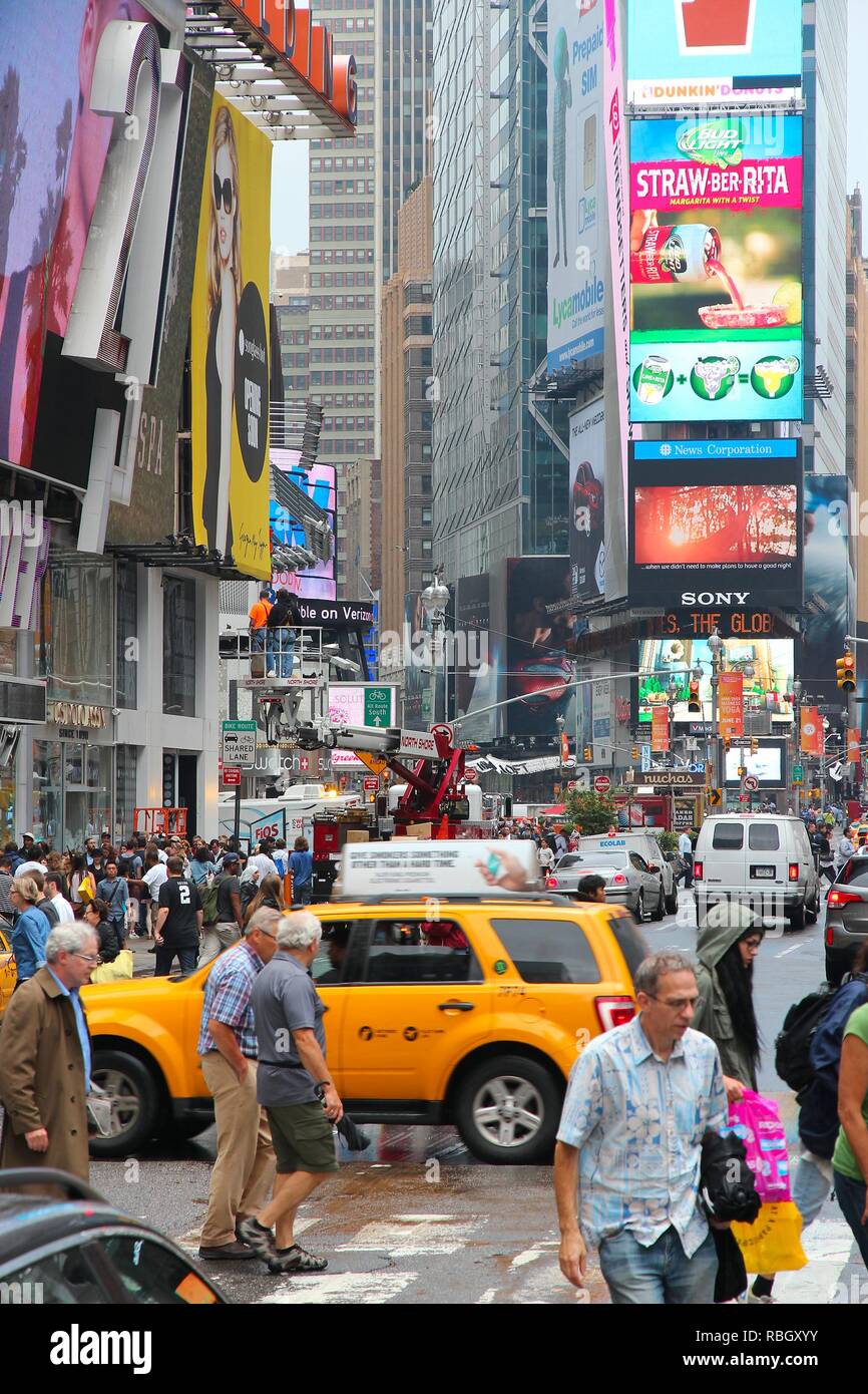 10 times square hi-res stock photography and images - Alamy
