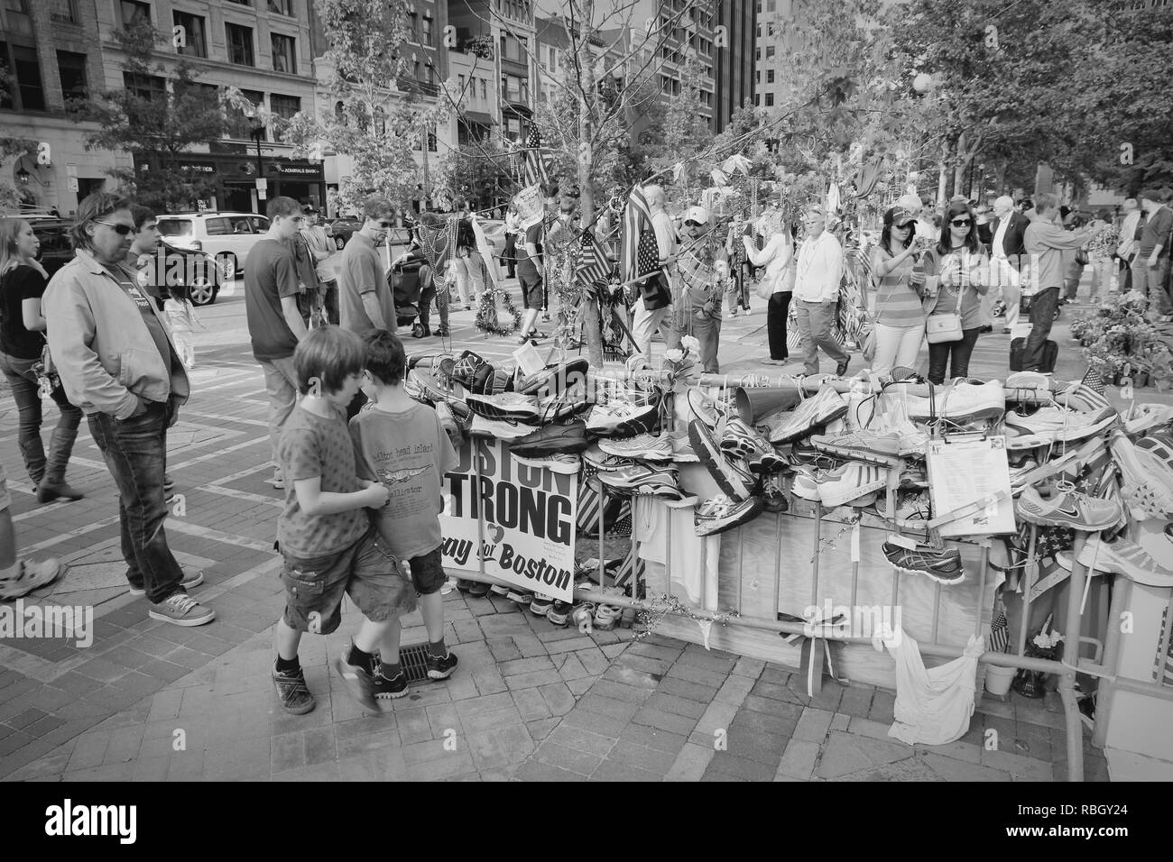 Boston marathon bombing 2013 hi-res stock photography and images - Alamy