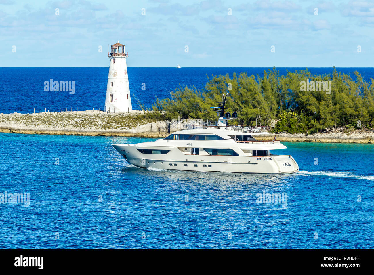 Nassau harbour lighthouse hi-res stock photography and images - Alamy