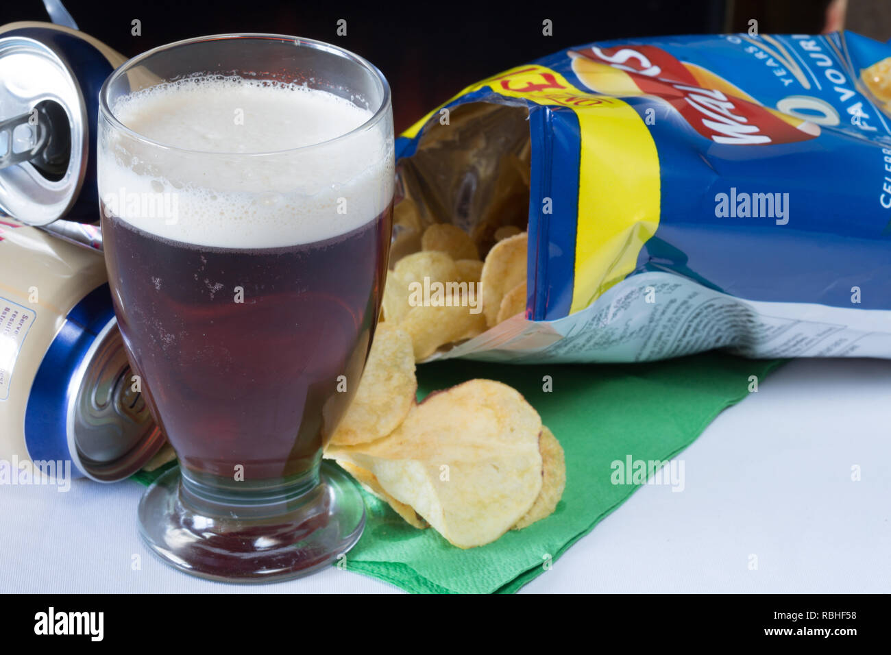 Tetley's bitter hi-res stock photography and images - Alamy