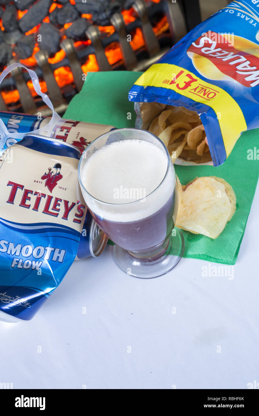 Tetley's bitter hi-res stock photography and images - Alamy