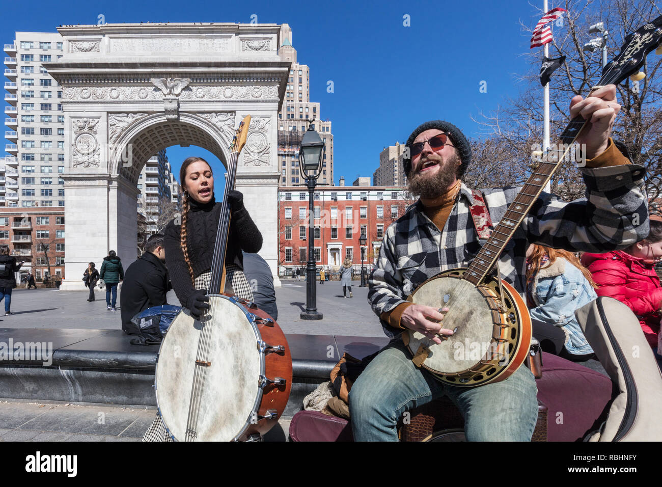 NEW YORK CITY- APRIL 3, 2018 : Musicians palying in front of Washington ...