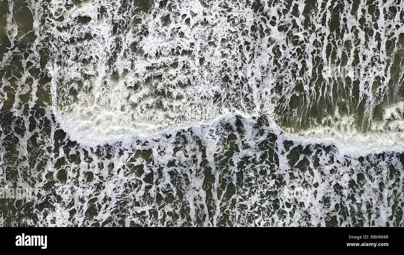 Aerial overhead view of beautiful breaking ocean waves Stock Photo - Alamy