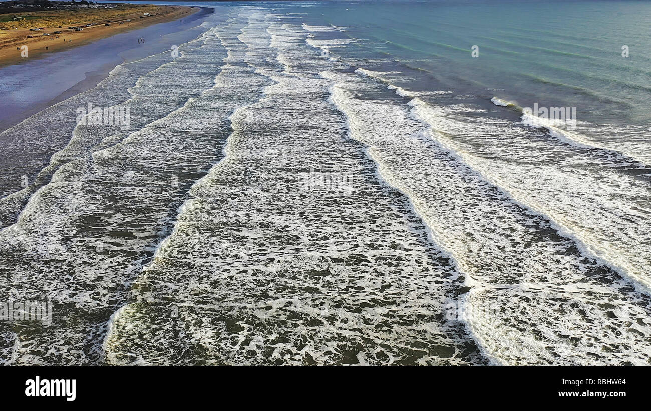 Aerial overhead view of beautiful breaking ocean waves Stock Photo - Alamy