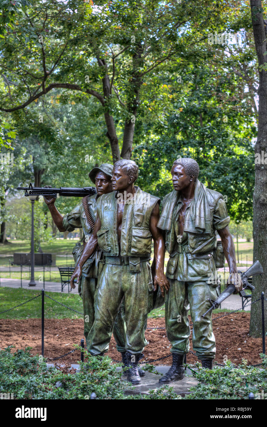 Statue of Soldiers, Vietnam Veterans Memorial, Washington D.C., USA ...