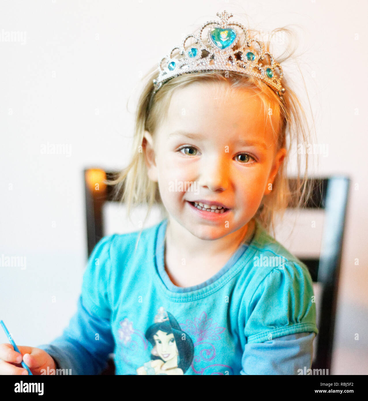 Young girl wearing tiara hi-res stock photography and images - Alamy