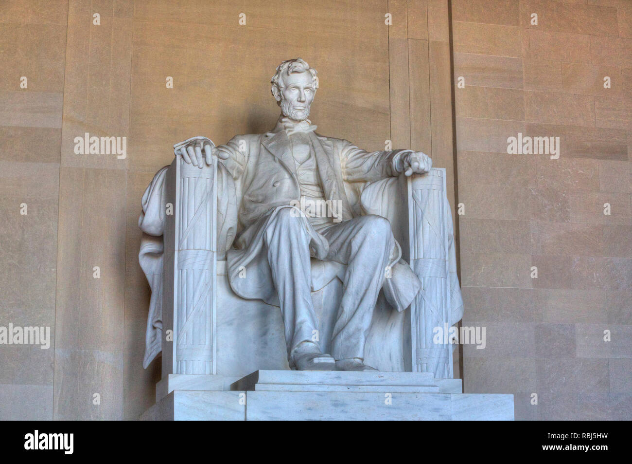 Abraham lincoln statue in front hi-res stock photography and images - Alamy