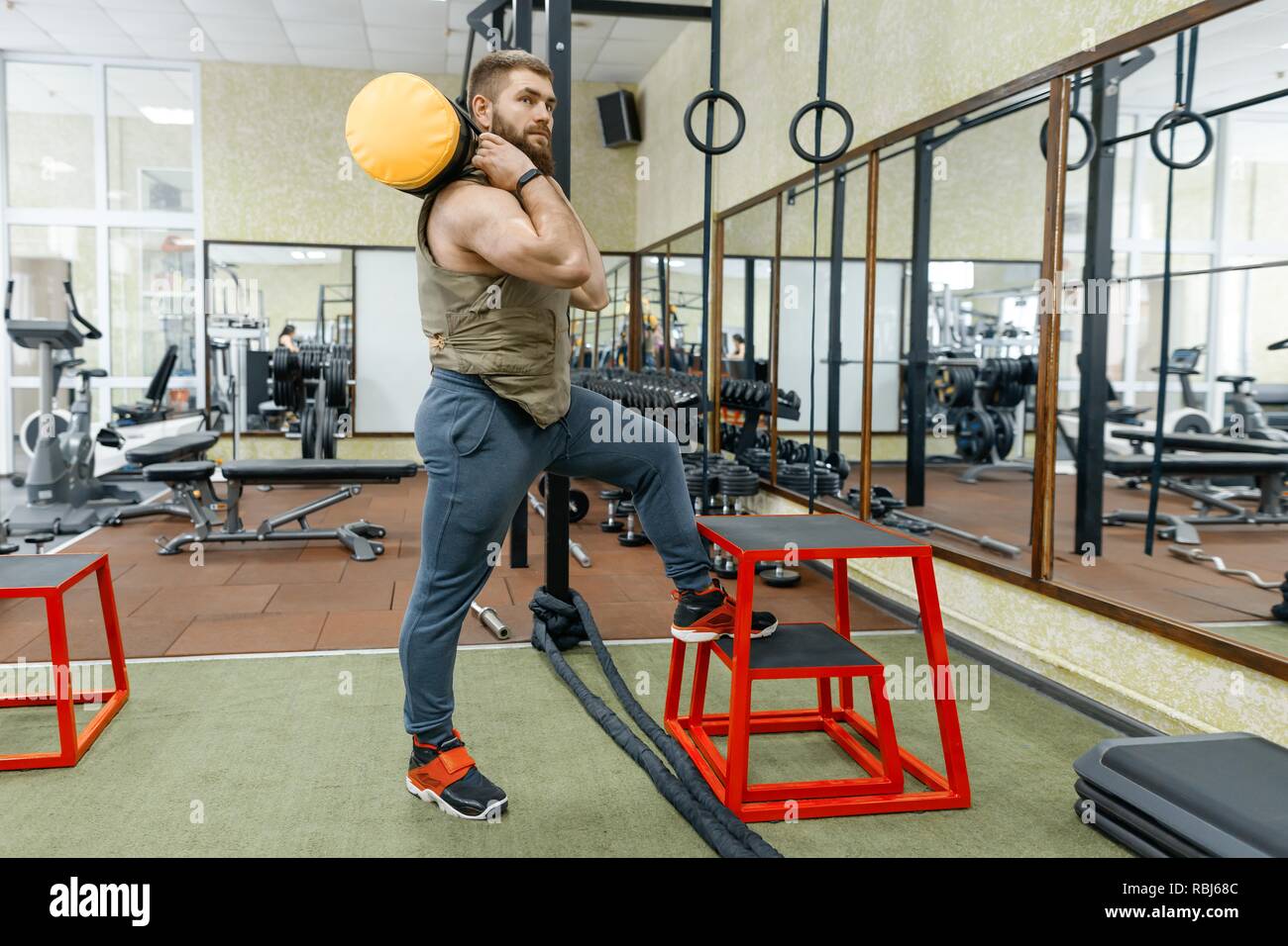 Military physical exercises hi-res stock photography and images - Alamy