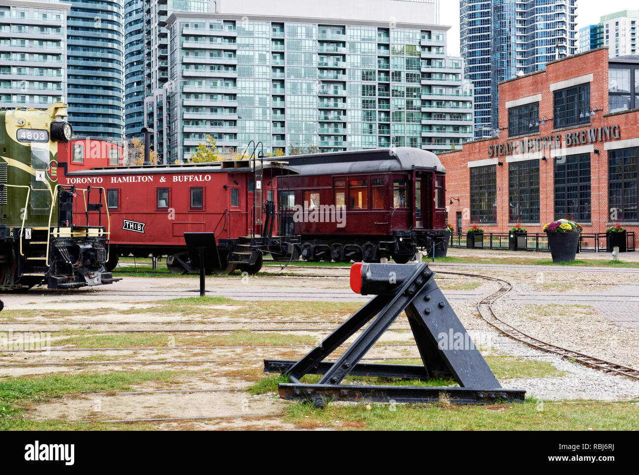 Toronto train hi-res stock photography and images - Alamy