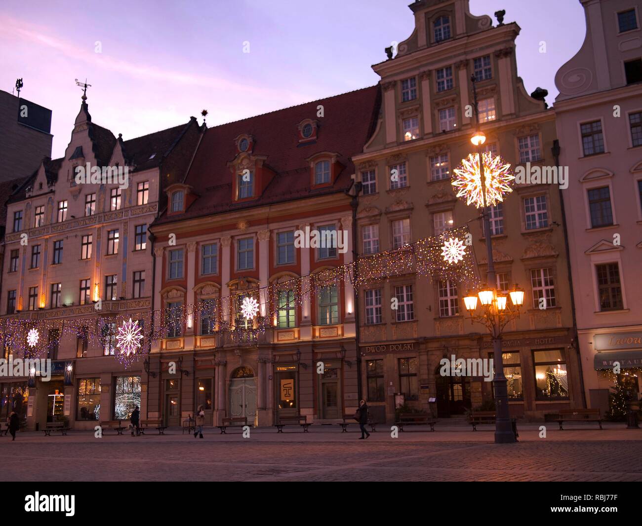 Market square architecture hi-res stock photography and images - Alamy