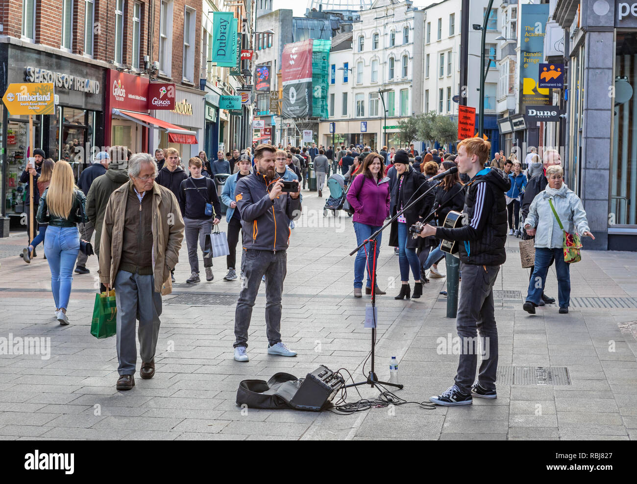 Busy commercial street hi-res stock photography and images - Alamy