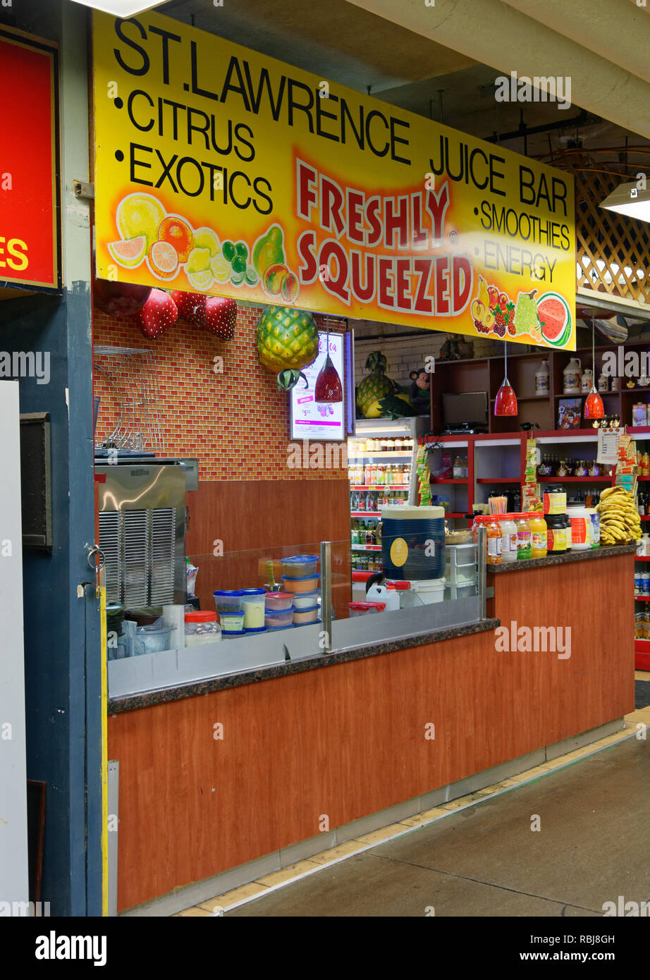 Juice shop hi-res stock photography and images - Alamy