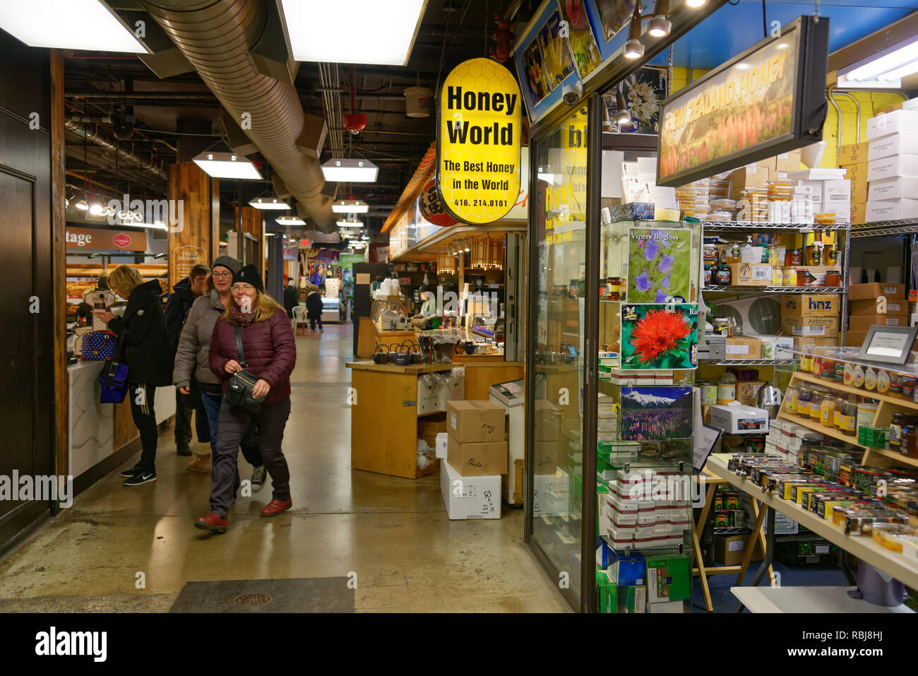 St lawrence market toronto inside hi-res stock photography and images ...