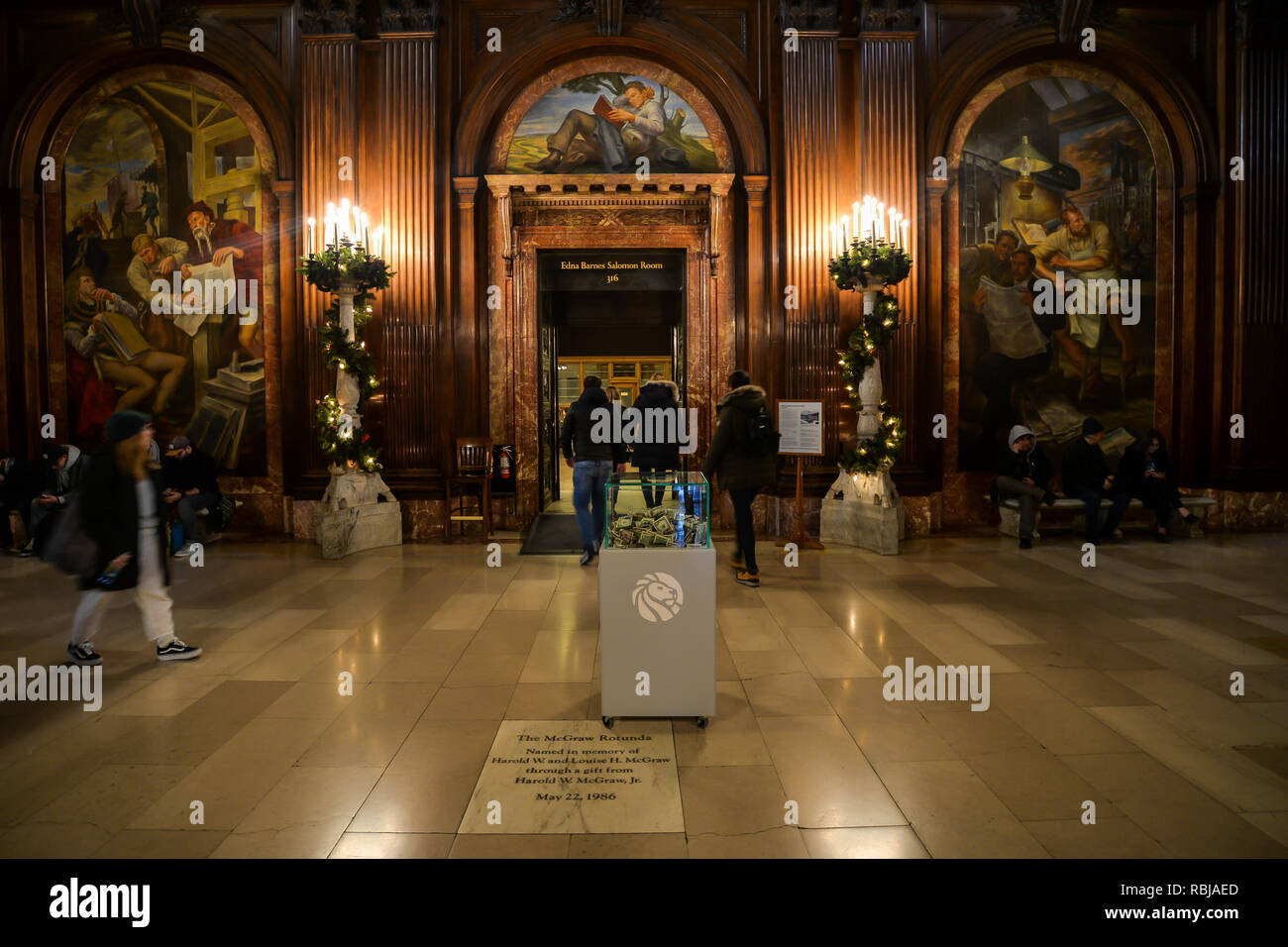 The iconic library in New York - USA Stock Photo - Alamy