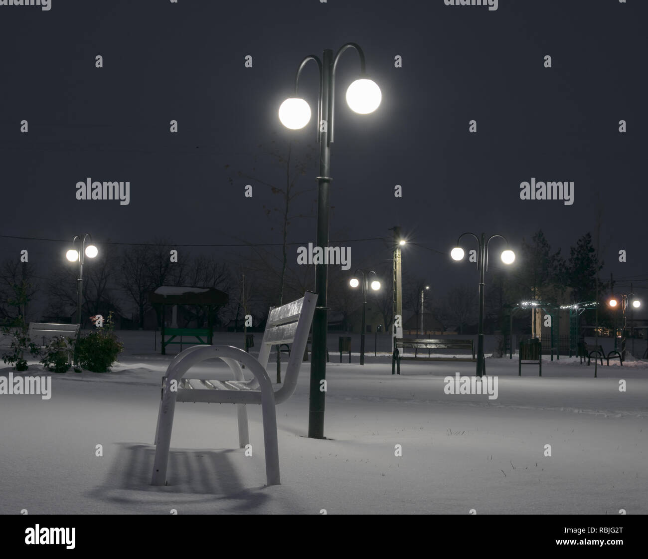 Park with lighting hi-res stock photography and images - Alamy