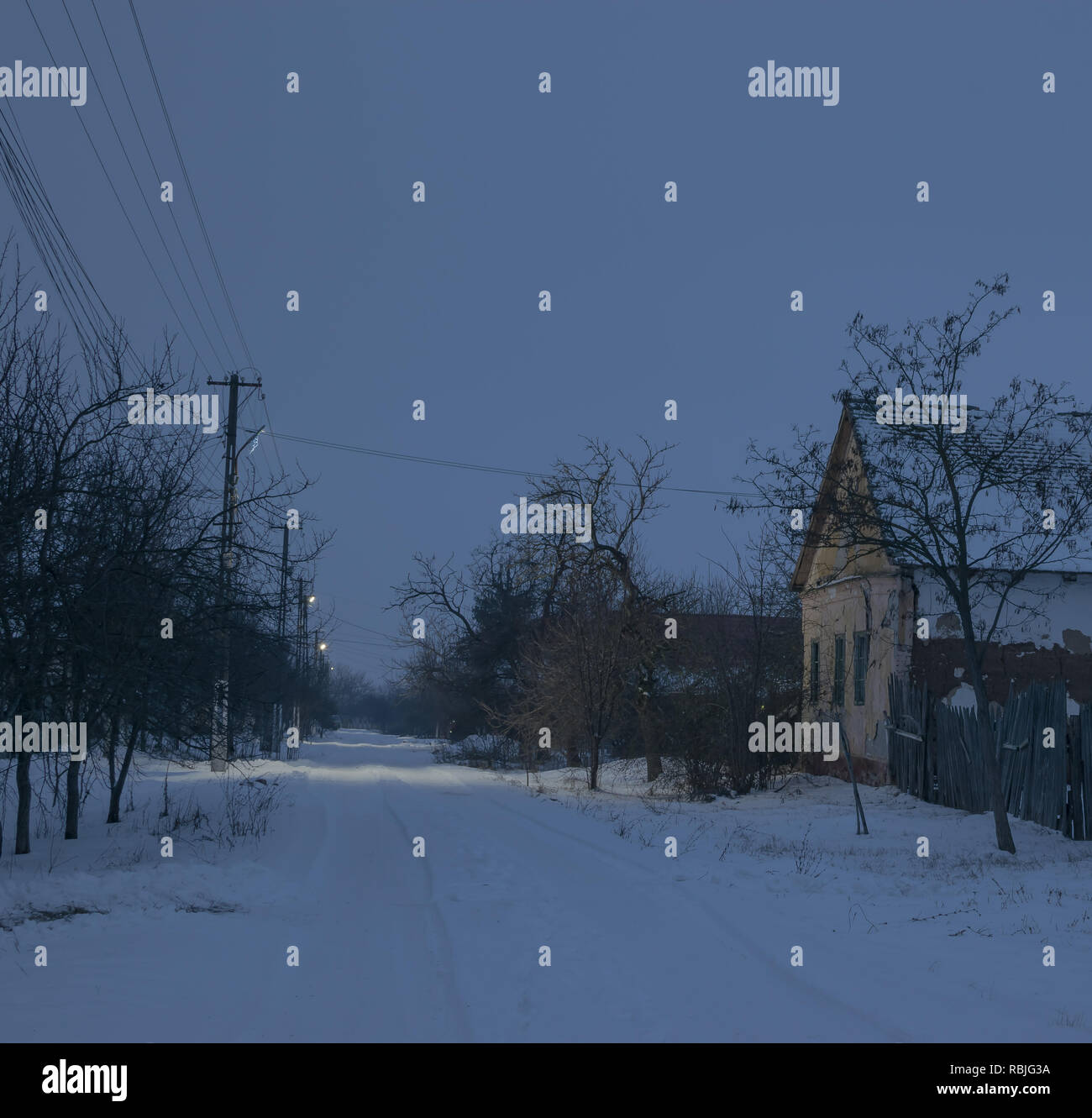 Houses in village winter hi-res stock photography and images - Alamy