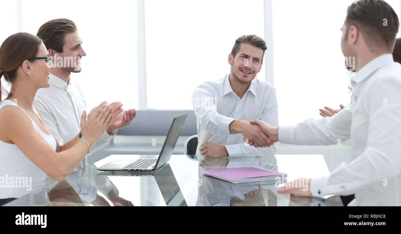 Handshake success applause business hi-res stock photography and images ...