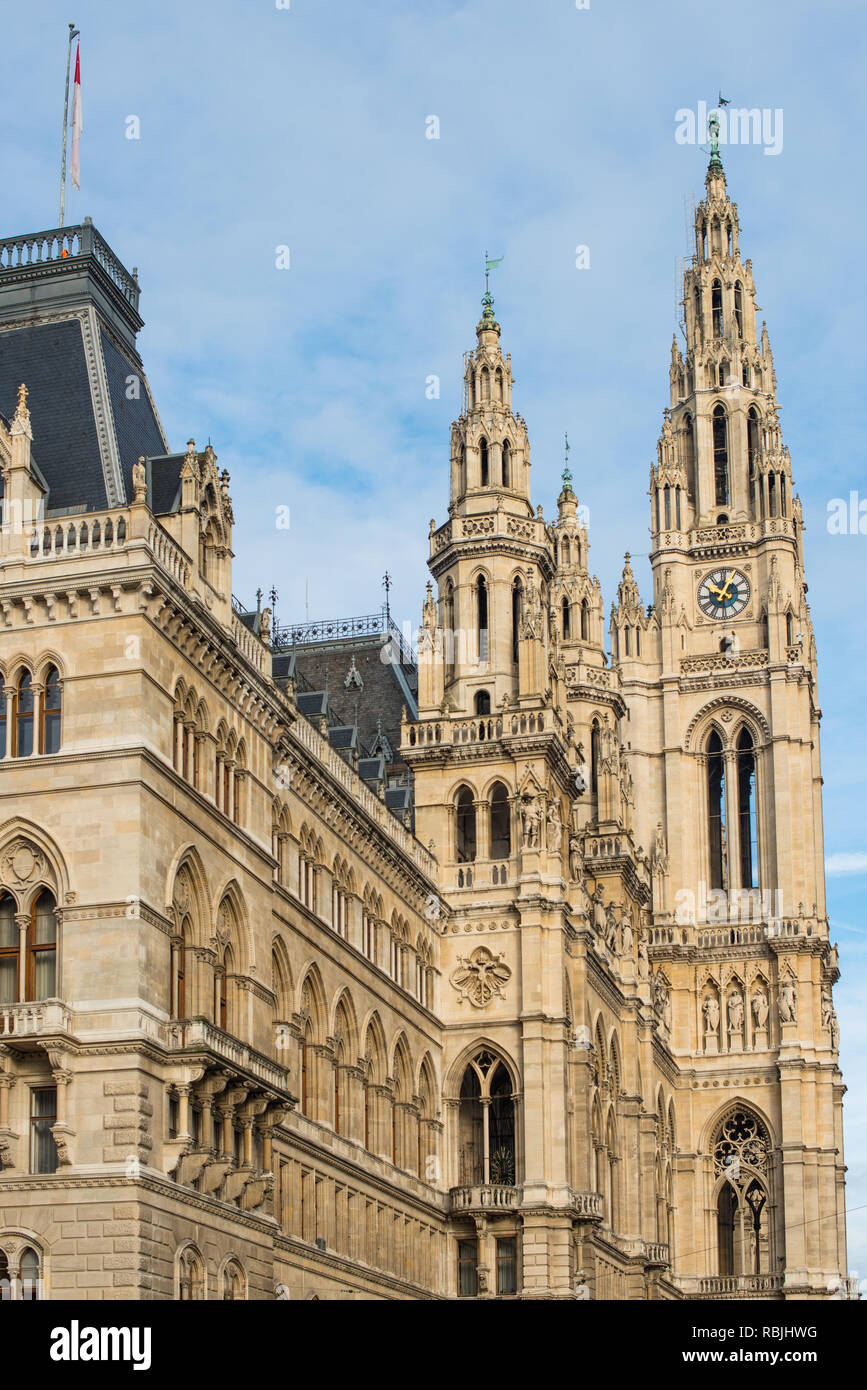 Vienna grand buildings city hall hi-res stock photography and images ...