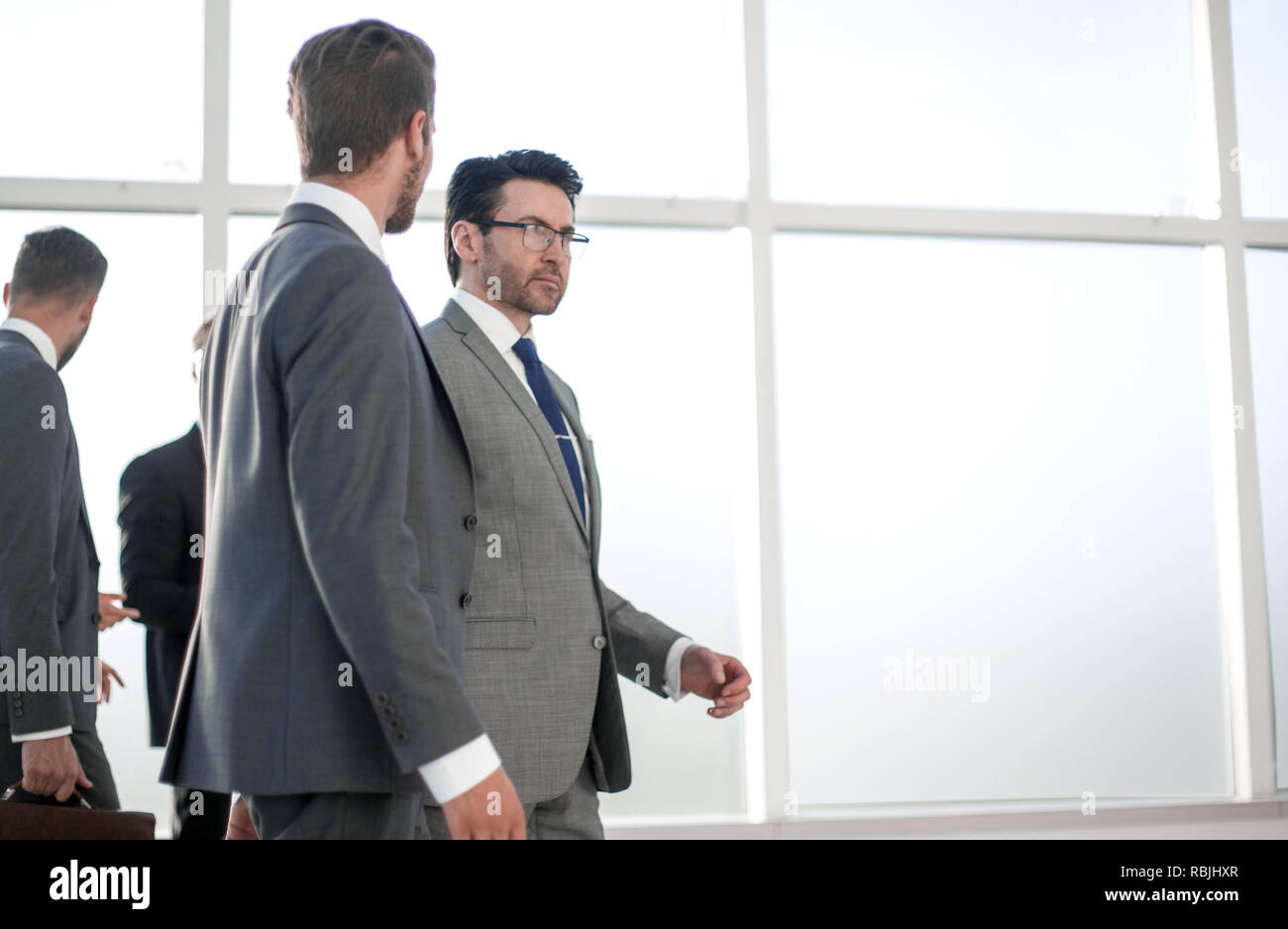 Students walking up steps hi-res stock photography and images - Alamy