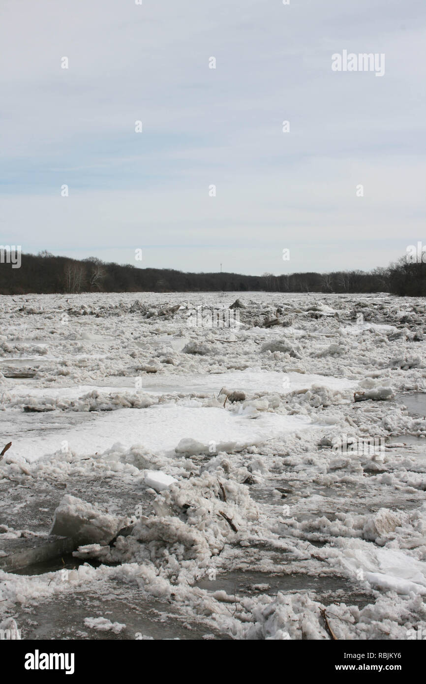 Kankakee river water hi-res stock photography and images - Alamy