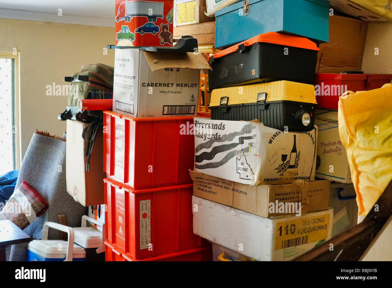 Cluttered room hi-res stock photography and images - Alamy